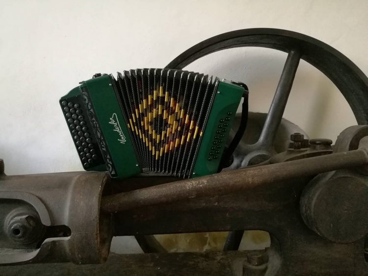 TOOMAS VALK: KARMOSKA MEETS CLUB - Seto Folk